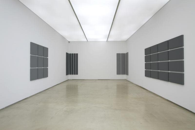 Alan Charlton - Exhibitions | Johyun Gallery