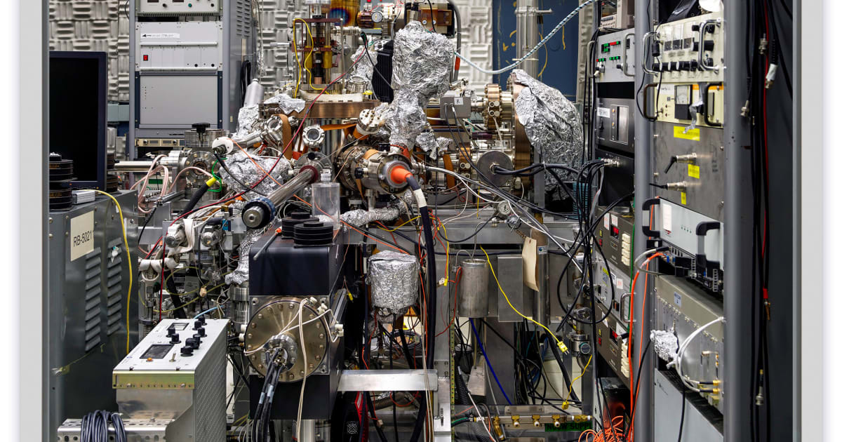 Thomas Struth, Low Energy Electron Microscope, IBM, Yorktown Heights ...