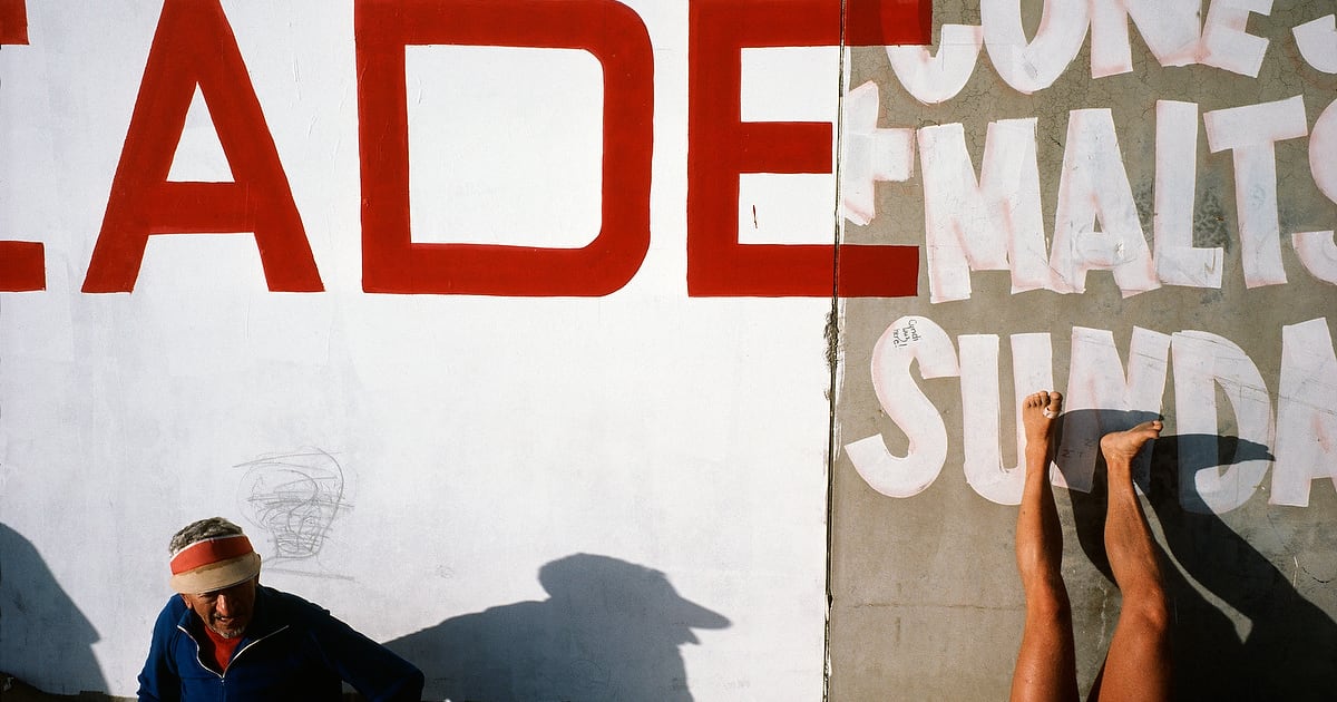 Constantine Manos, American Color 2 (Venice Beach, CA), 1984 | Robert ...