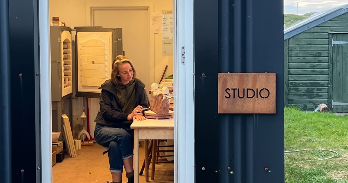 Rowena Brown - Biography | Tatha Gallery