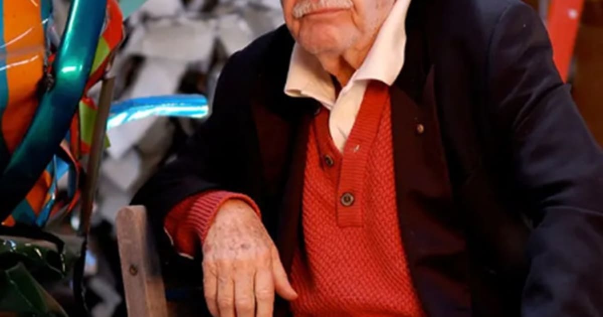 John Chamberlain - Biography | MINT GALLERY