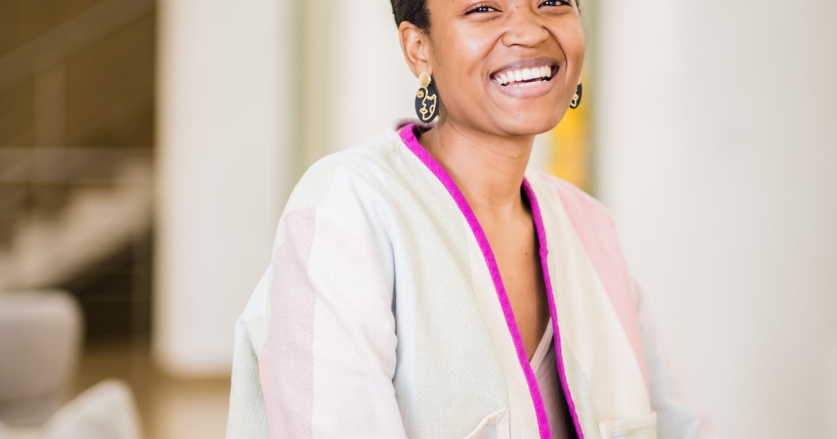 Bulumko Mbete - Biography | The Bridge Gallery