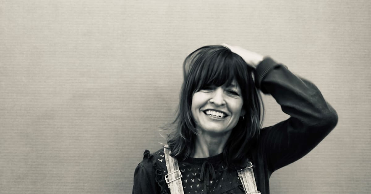 Lucie Bennett - Overview | CCA Galleries Limited