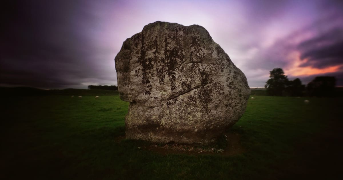 Works - Tom Hunter | Purdy Hicks Gallery