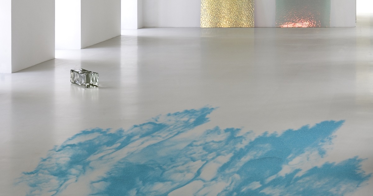 Exhibition view: Ann Veronica Janssens, entre... | Esther Schipper