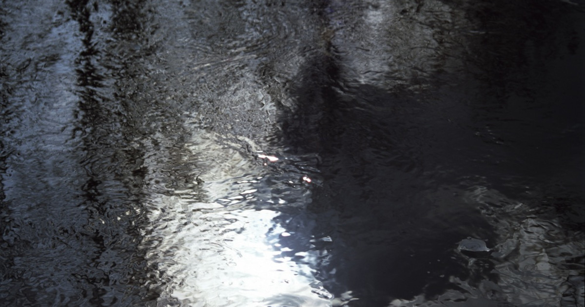 李亮新 《光与水》 Li Liangxin Light and Water 2009 | 交汇：2010年第二届三影堂摄影奖作品展 | Three Shadows