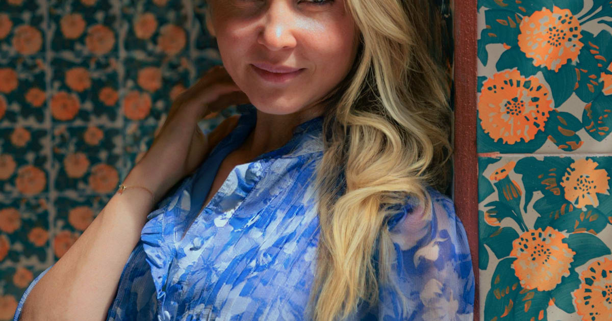 Loredana Macovei - Biography | ELiTY ART