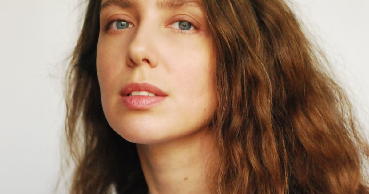 Olesia Lavrinenko - Biography | Artwin Gallery