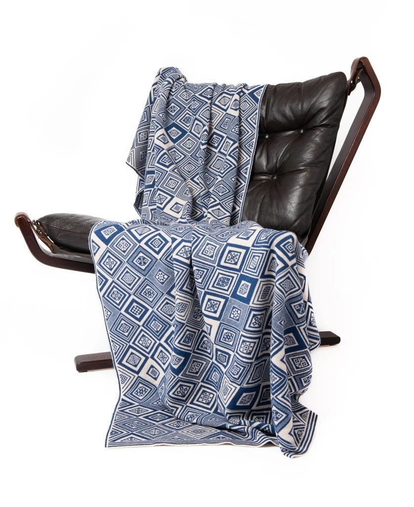 BAKKA, Design 12 - 2-Colour Throw in large diamond pattern -White/Blue ...