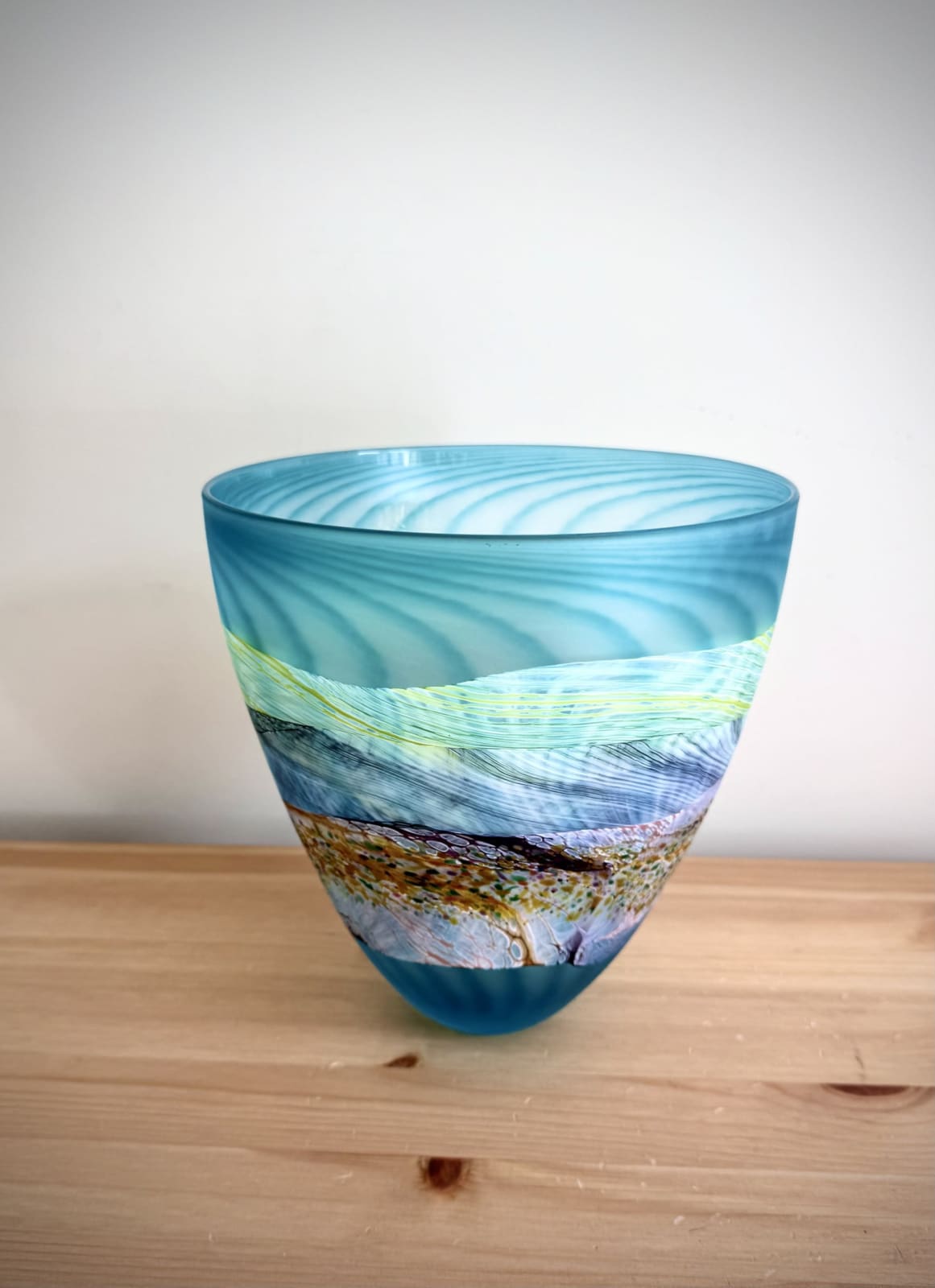 Thomas Petit, Flint Medium Bowl, 2025 | Contemporary Applied Arts