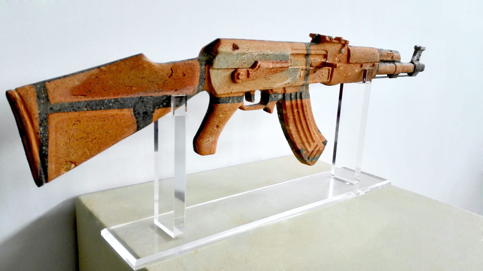 Dai Yun 戴耘, AK-47 No.2, 2016 | Leo Gallery