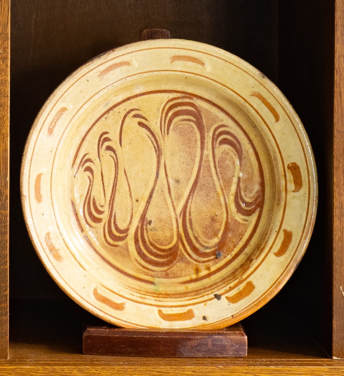 Michael Cardew, Early dish | Oxford Ceramics Gallery