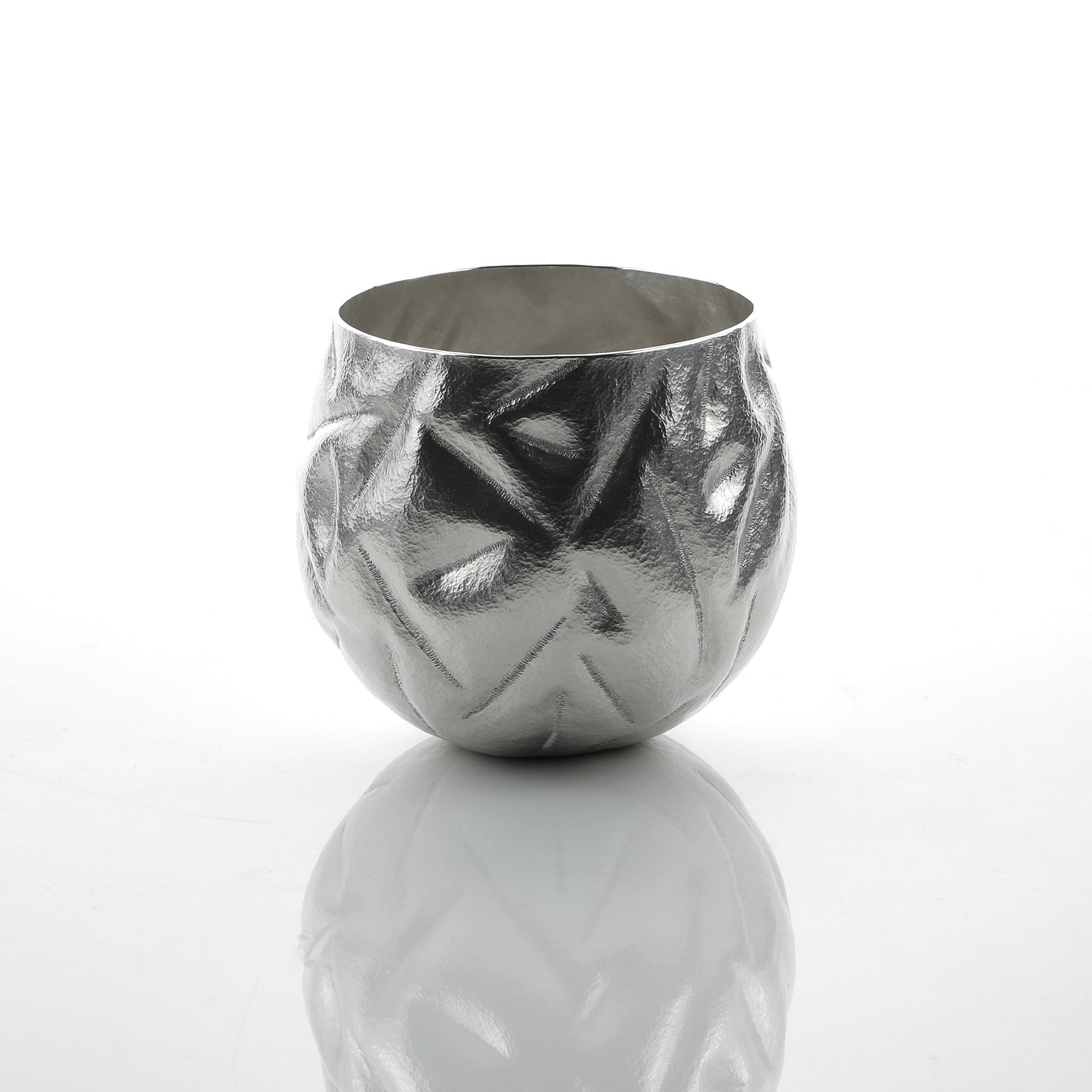 Hiroshi Suzuki, Terra C Beaker, 2024 | Adrian Sassoon