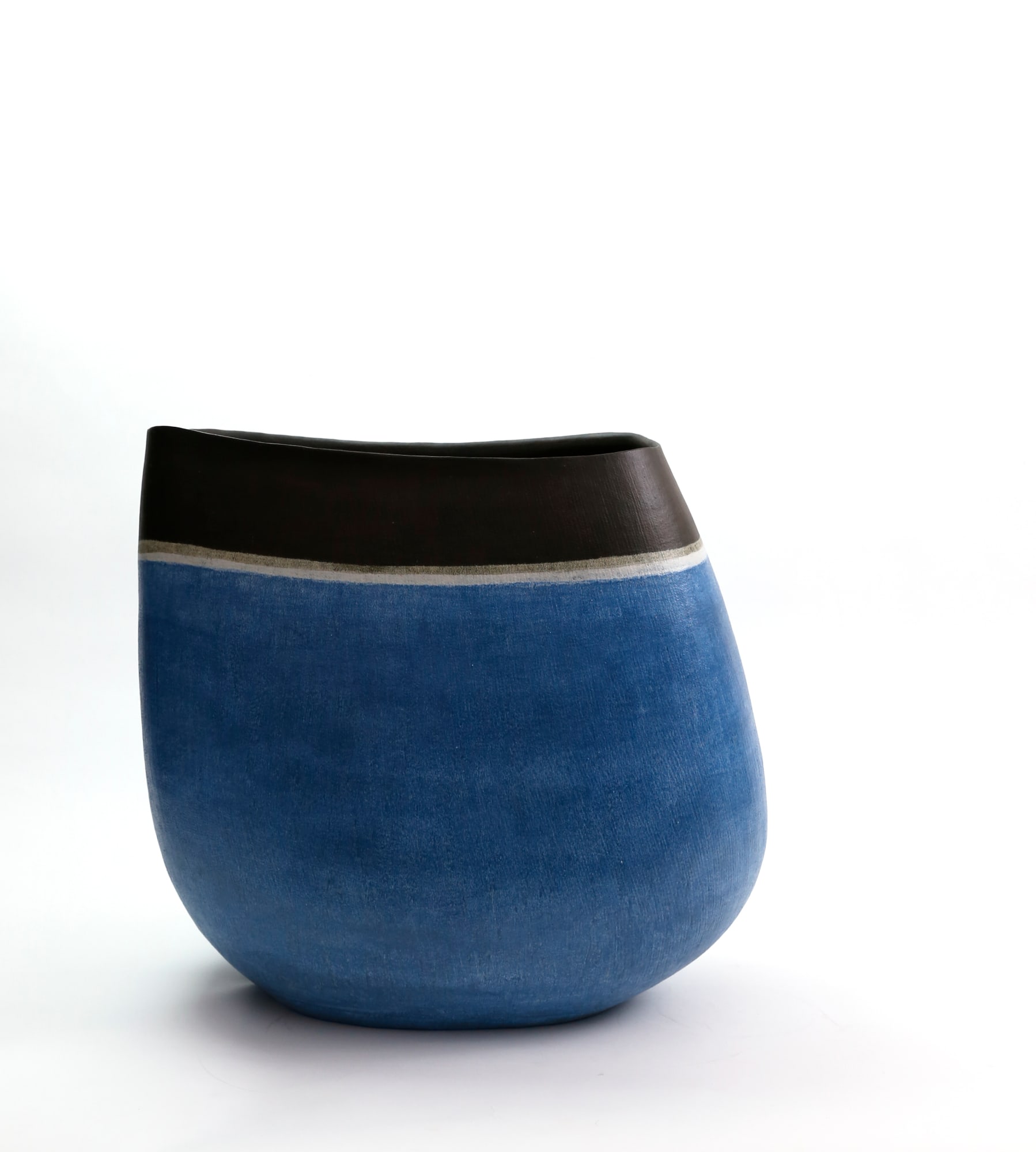 Mitsukuni Misaki, Blue Color-Glazed Mud Vessel - 彩釉泥器, 2017 | Ippodo ...