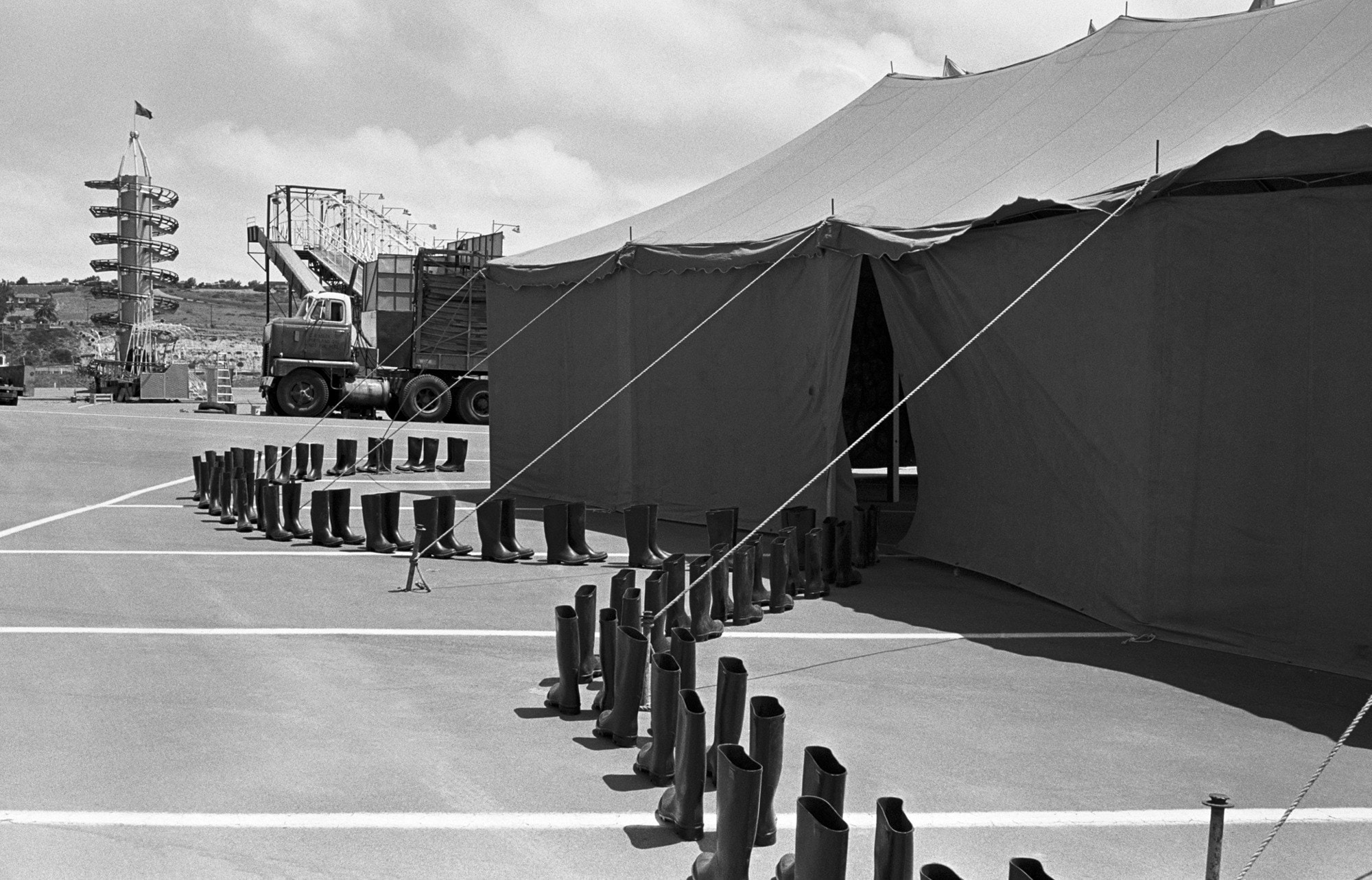 Eleanor ANTIN, 100 Boots (set of Postcards), 1971-73 | Richard Saltoun
