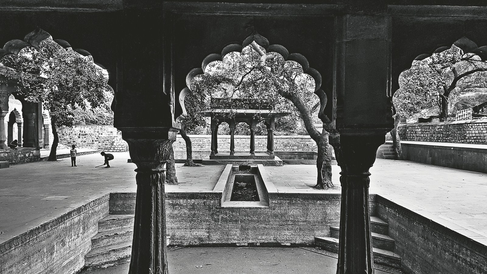 William Dalrymple, Jharna, Near Hauz‐i‐Shamsi, Mehrauli, Delhi ...