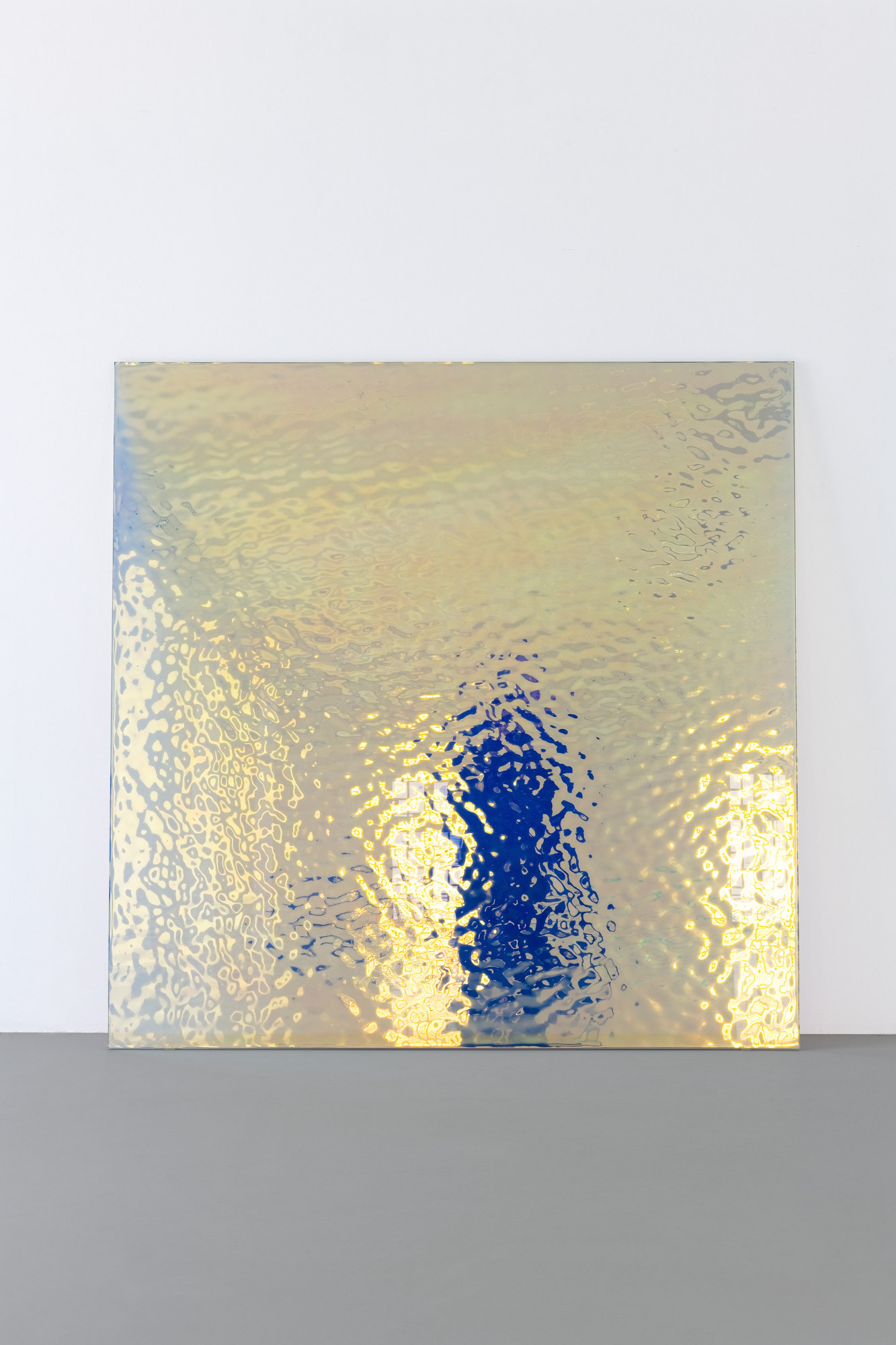 Ann Veronica Janssens, frisson bleu, frisson rose, 2022 | Esther Schipper