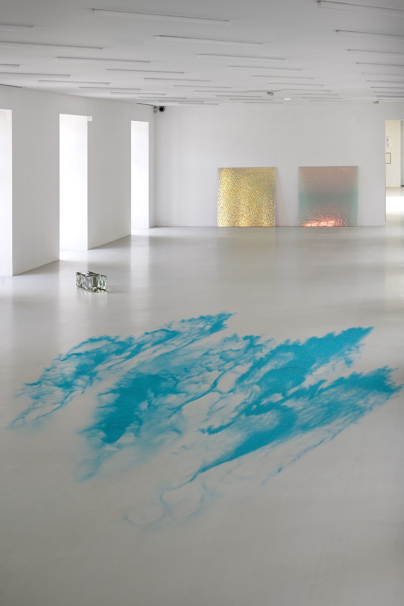 Ann Veronica Janssens, frisson bleu, frisson rose, 2022 | Esther Schipper