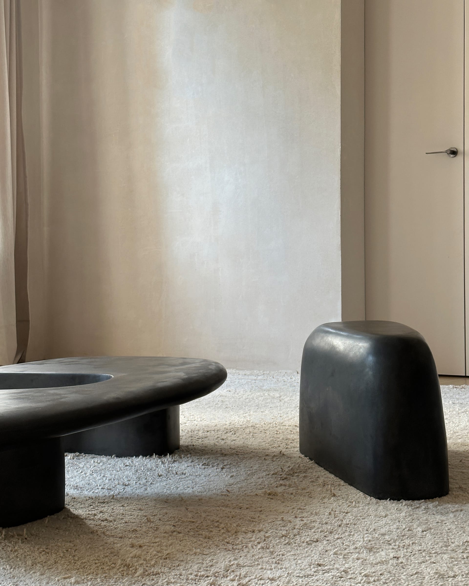 Deglan, Boulder low Table 1+1, 2022 | Charles Burnand