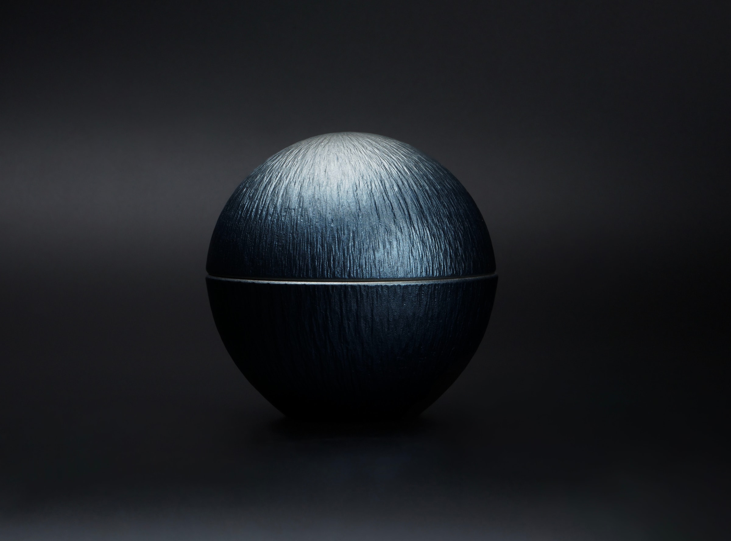 Terauchi Shinji 寺内信二, Moon-shaped box with tobikanna texture and silver ...