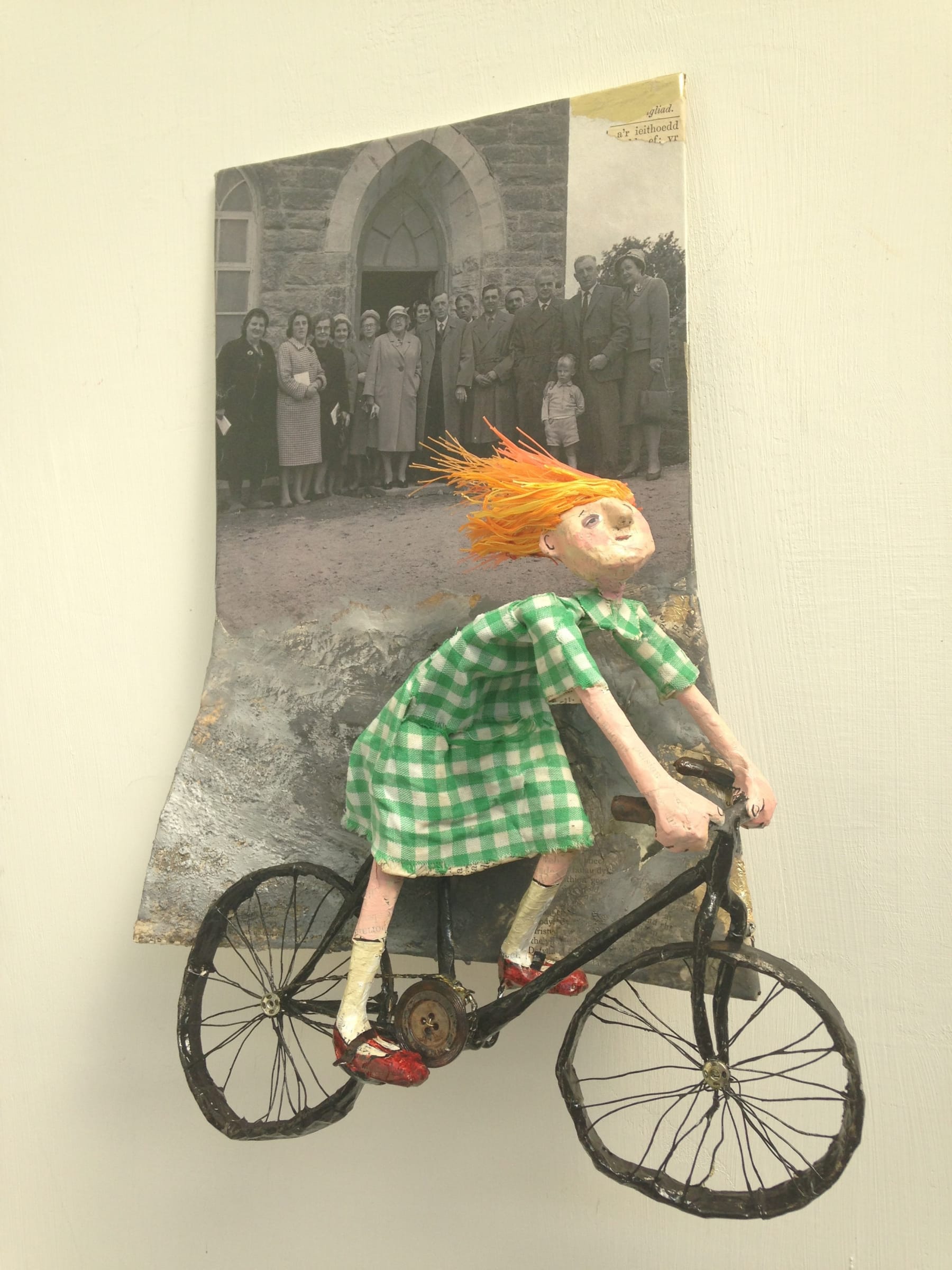 Luned Rhys Parri, Merch ar ei Beic / Girl on her Bicycle | Ffin y Parc ...