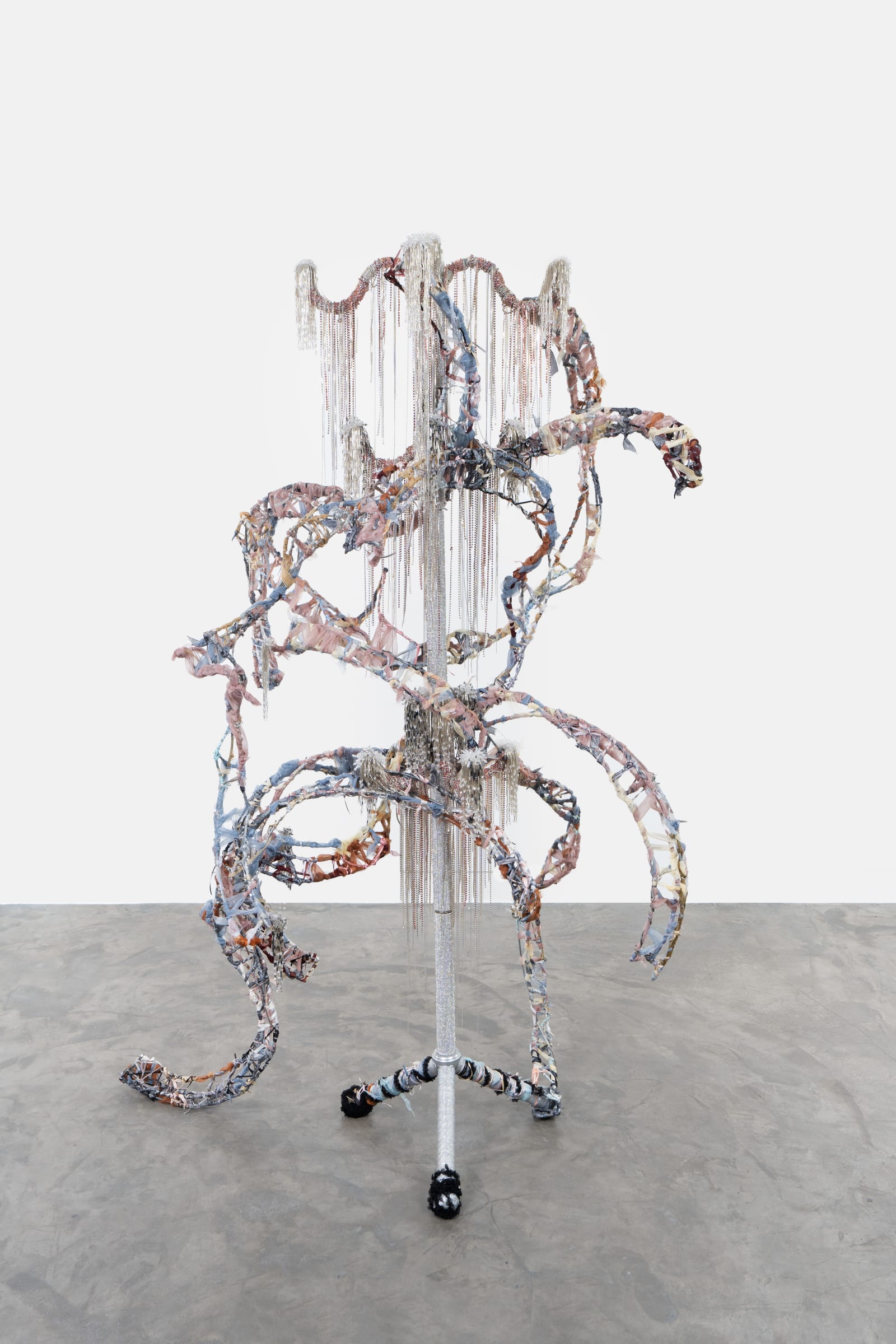 Vy Trinh, Speedy Curve – Spider 2, 2024 | Galerie Quynh Contemporary Art