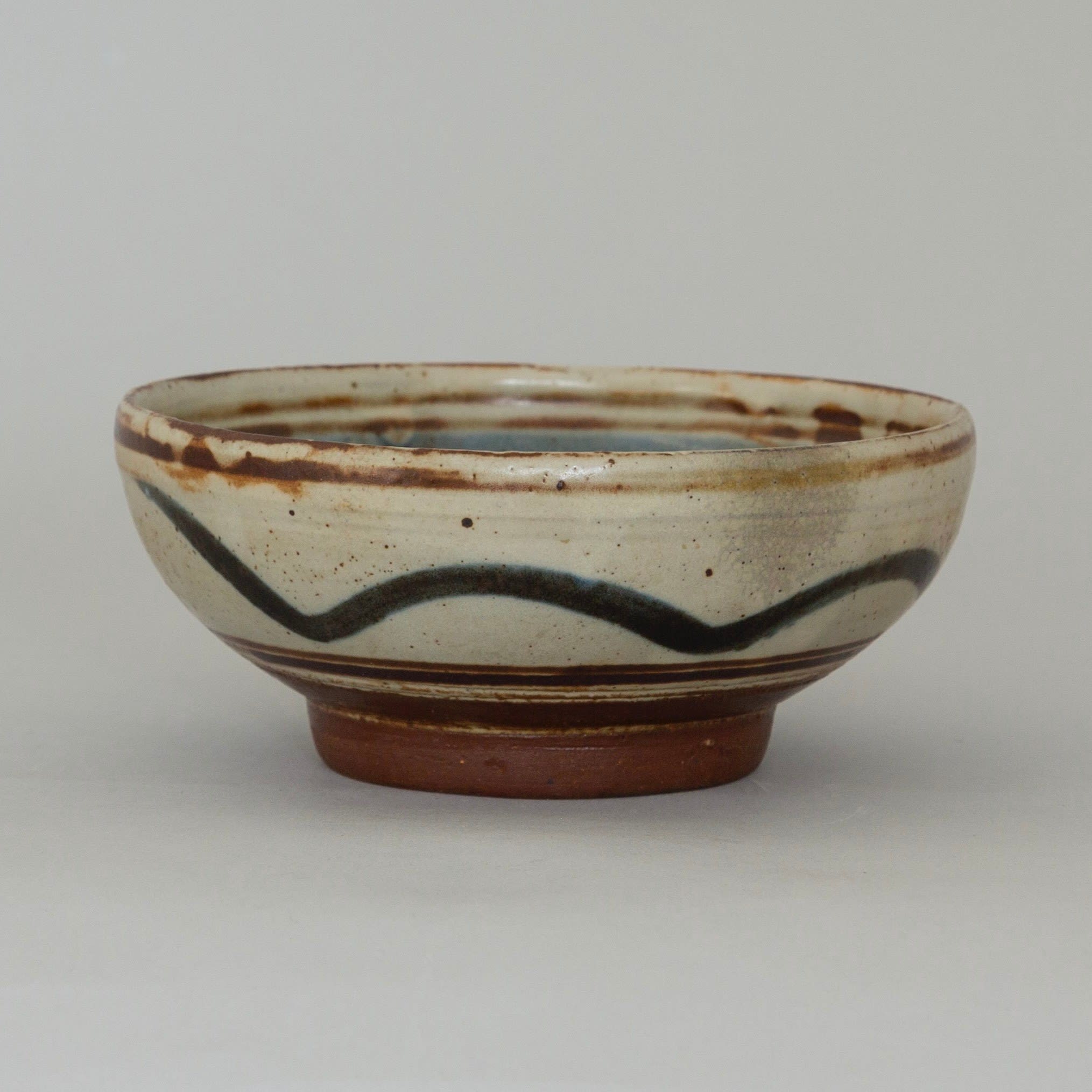 Michael Cardew, Footed bowl with incised chevron motifs | Jenna ...