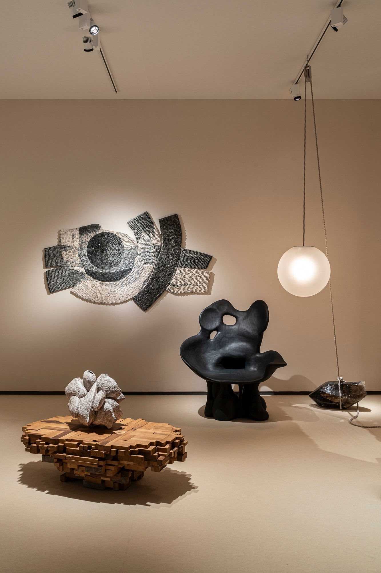 Jesse Visser, Beacon of Light. Brazil Quartz, 2023 | Mia Karlova Galerie