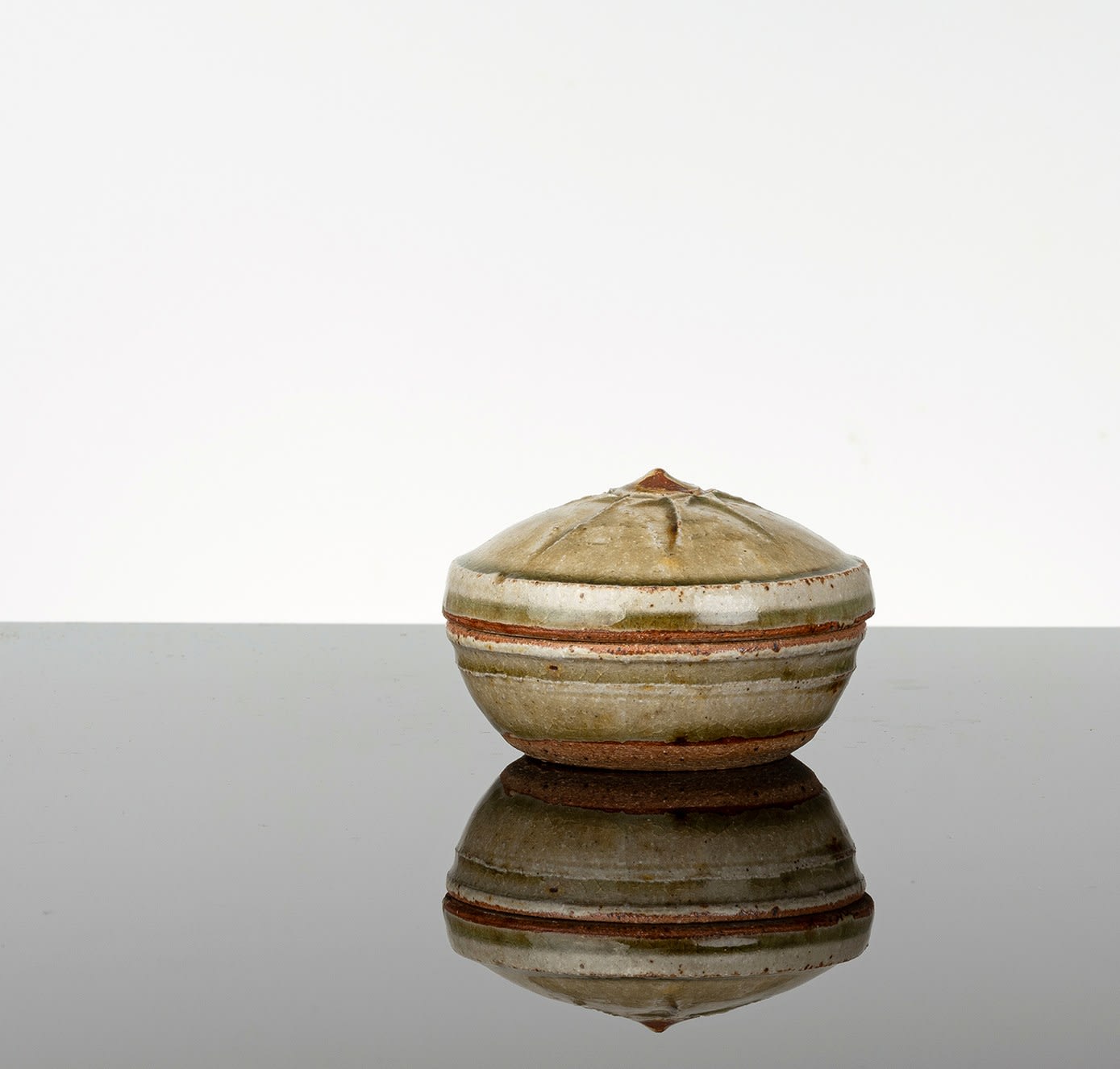 Richard Batterham, Small Lidded Pot | Oxford Ceramics Gallery