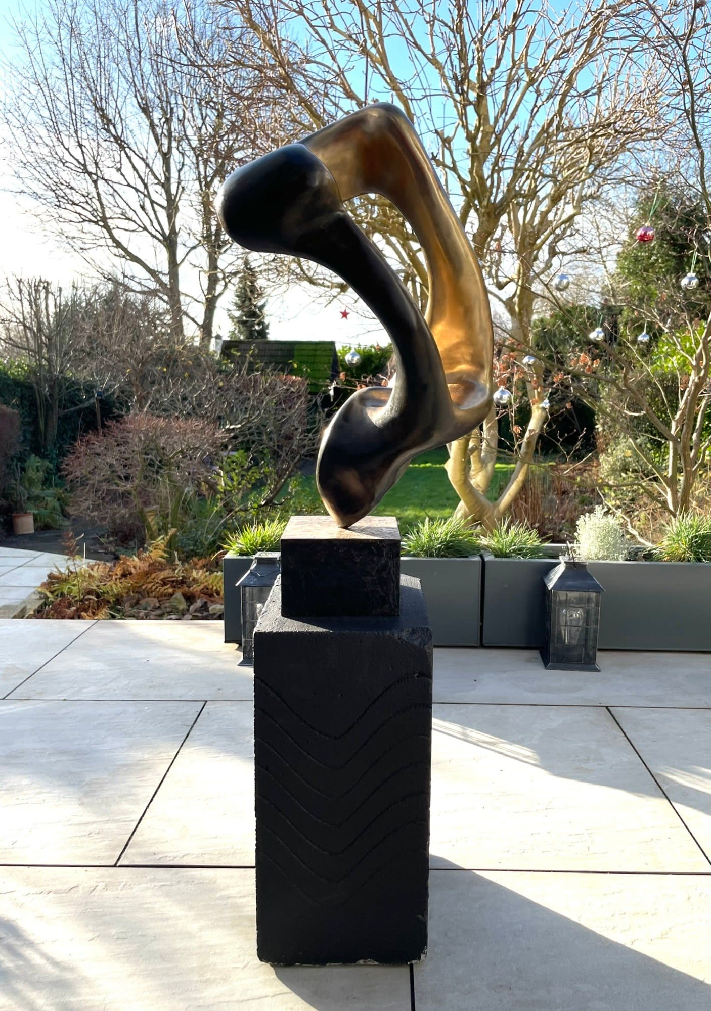 Ian Knowles, Twisting Form, 2024 | Sculpture Source
