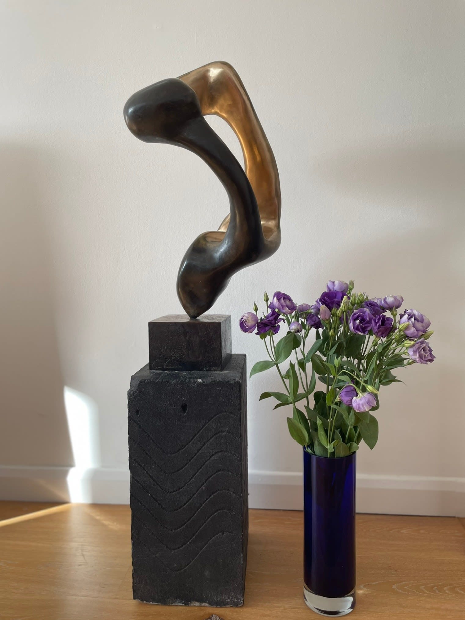 Ian Knowles, Twisting Form, 2024 | Sculpture Source