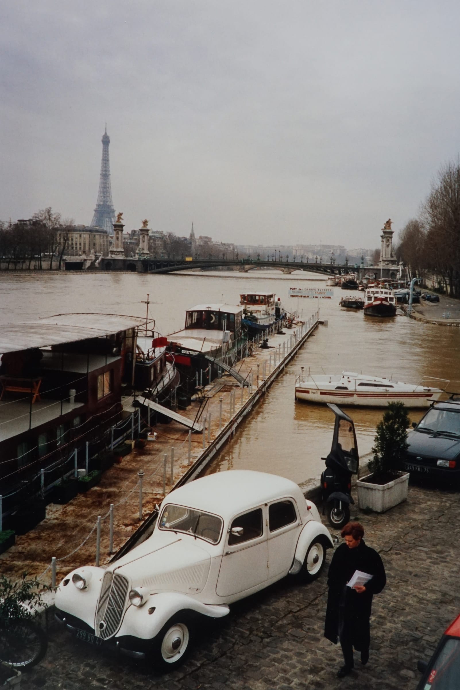 Dorothy Bohm, Paris, 1988 | Peter Fetterman Gallery