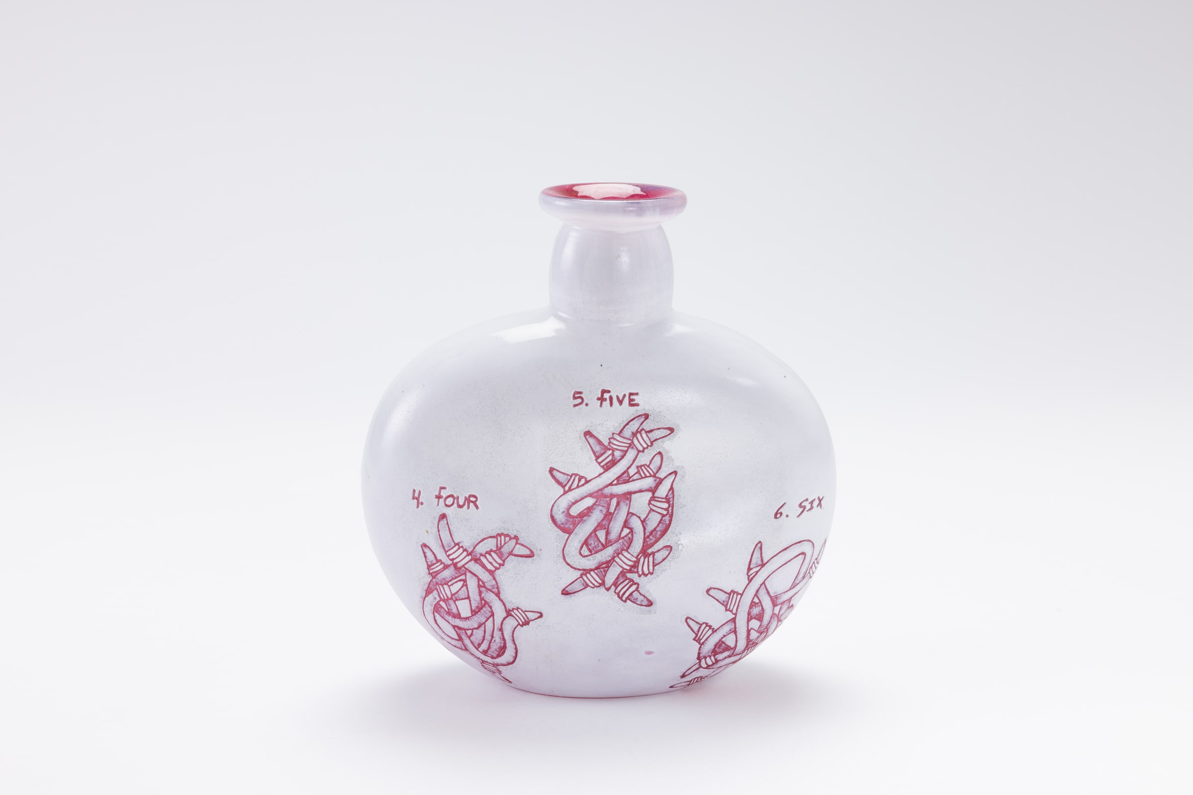 Cyn Kirk, Worm Vase, 2025 | form & concept gallery