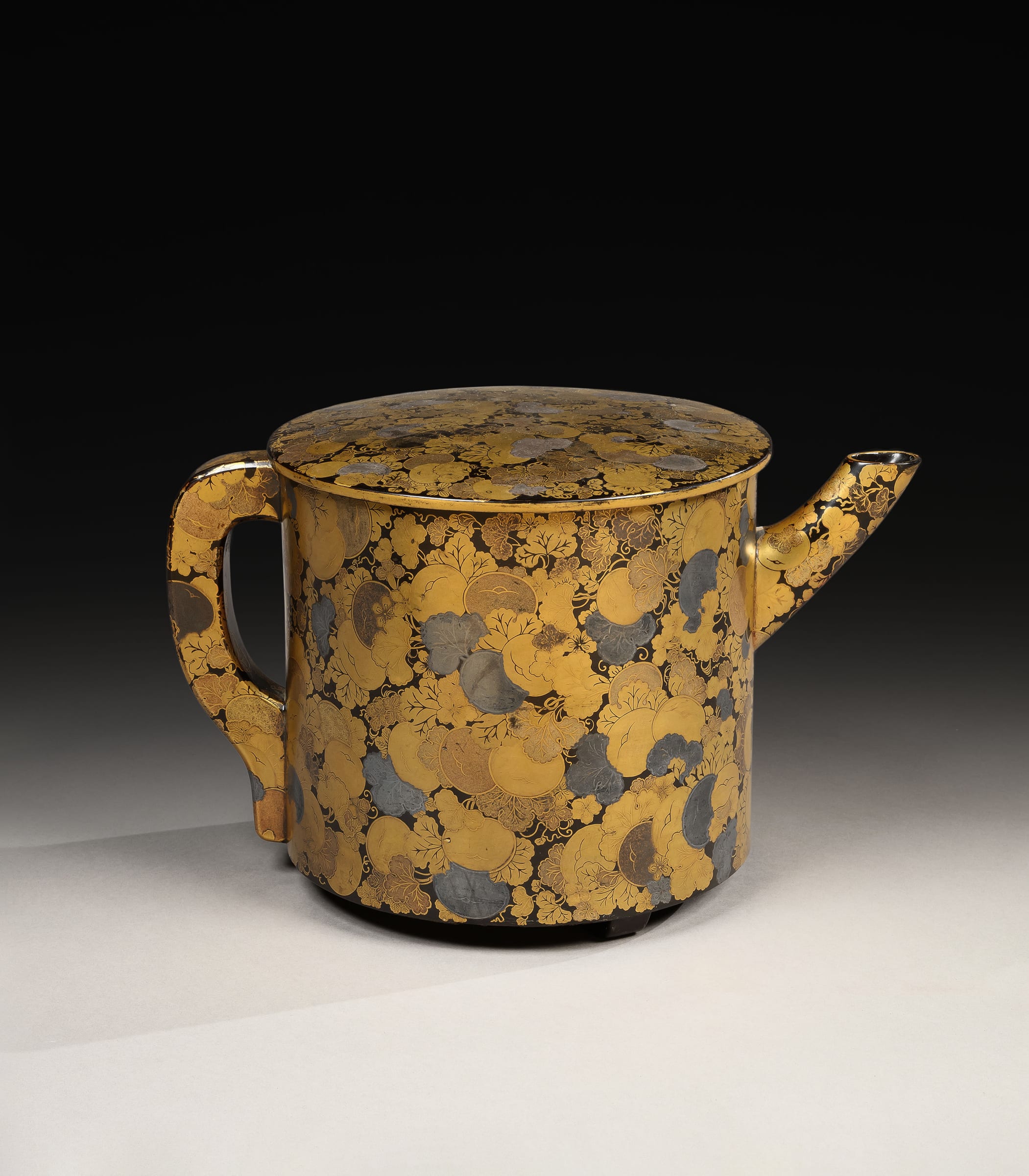 A SILVER AND GOLD MAKI-E LACQUER YUTO AND COVER, JAPAN, EDO PERIOD ...
