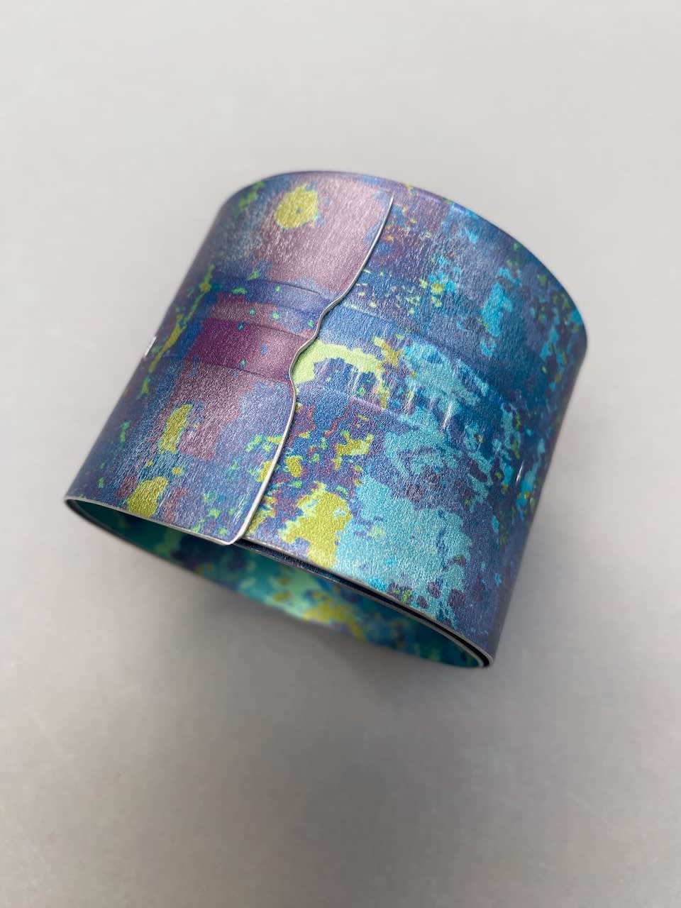 Jane Adam, Blue Spiral Bangle, 2024 | Contemporary Applied Arts