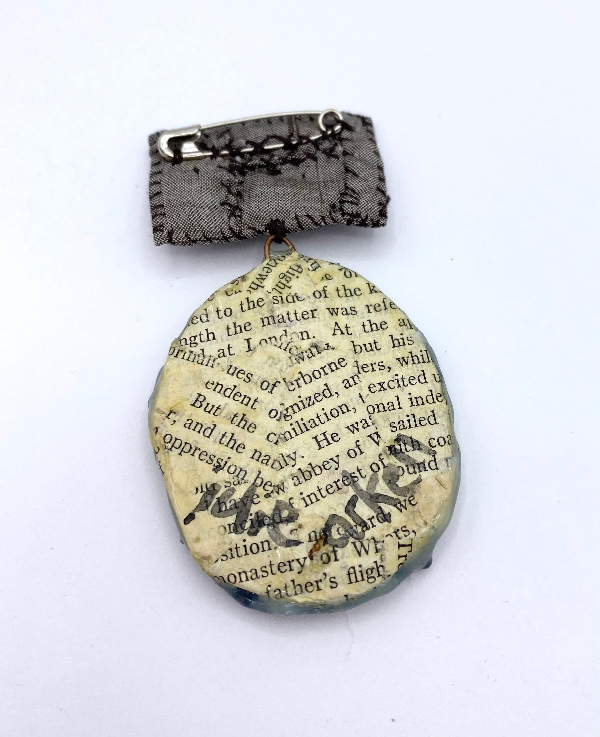 Julie Arkell, Owl - Painted Brooch, 2025 | Contemporary Applied Arts