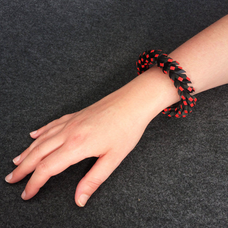 Tania Clarke Hall, In A Twist - Bracelet, 2024 | Contemporary Applied Arts