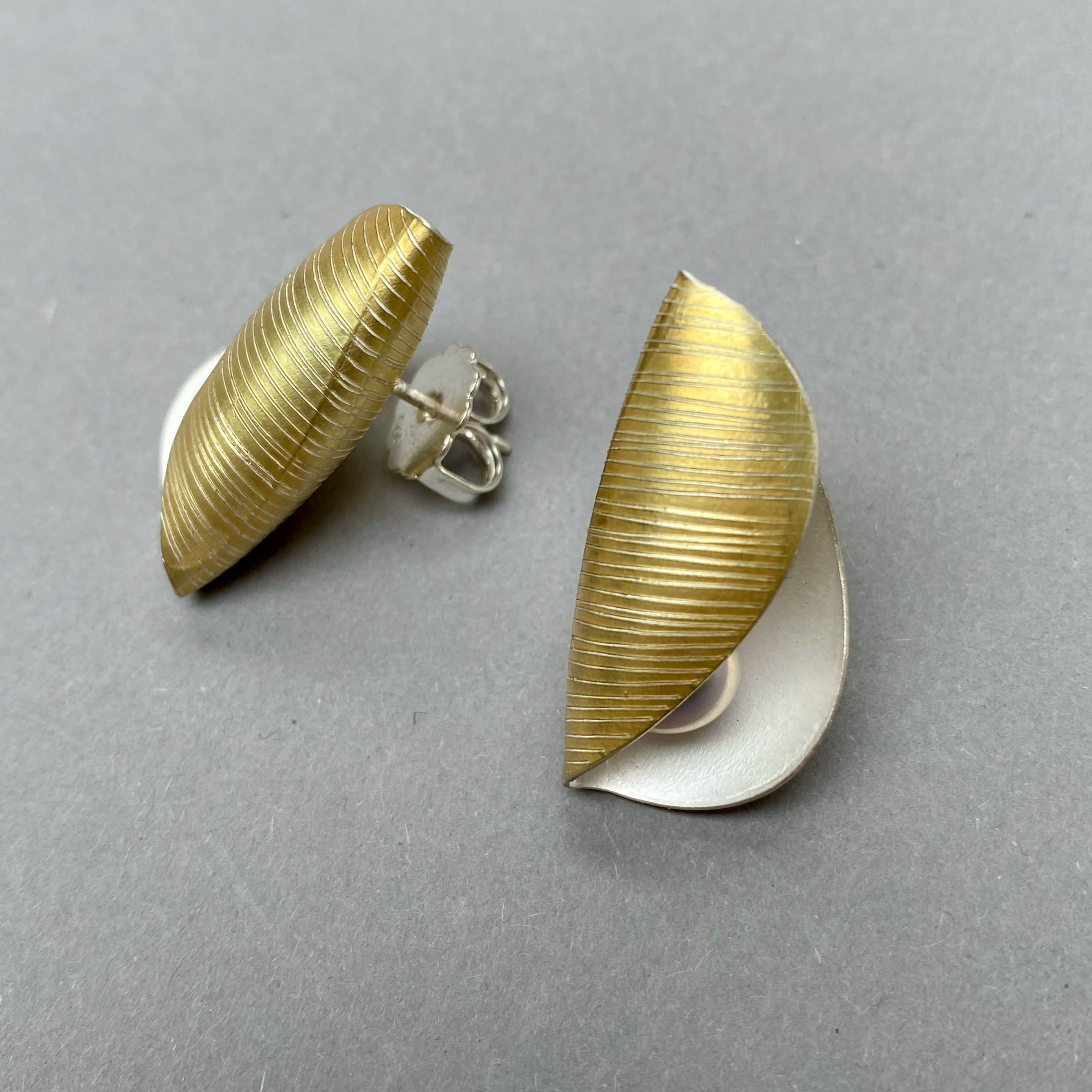 Jane Adam, Large Pod Earstuds, 2024 | Contemporary Applied Arts