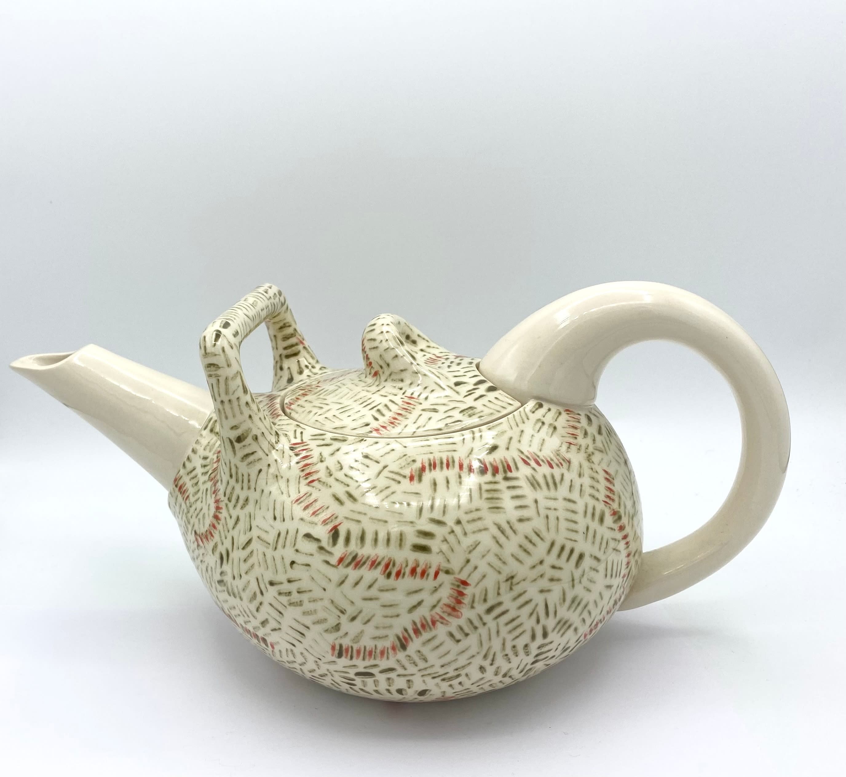 Colin Saunders, White Hall Teapot - Lines, 2014 | Contemporary Applied Arts