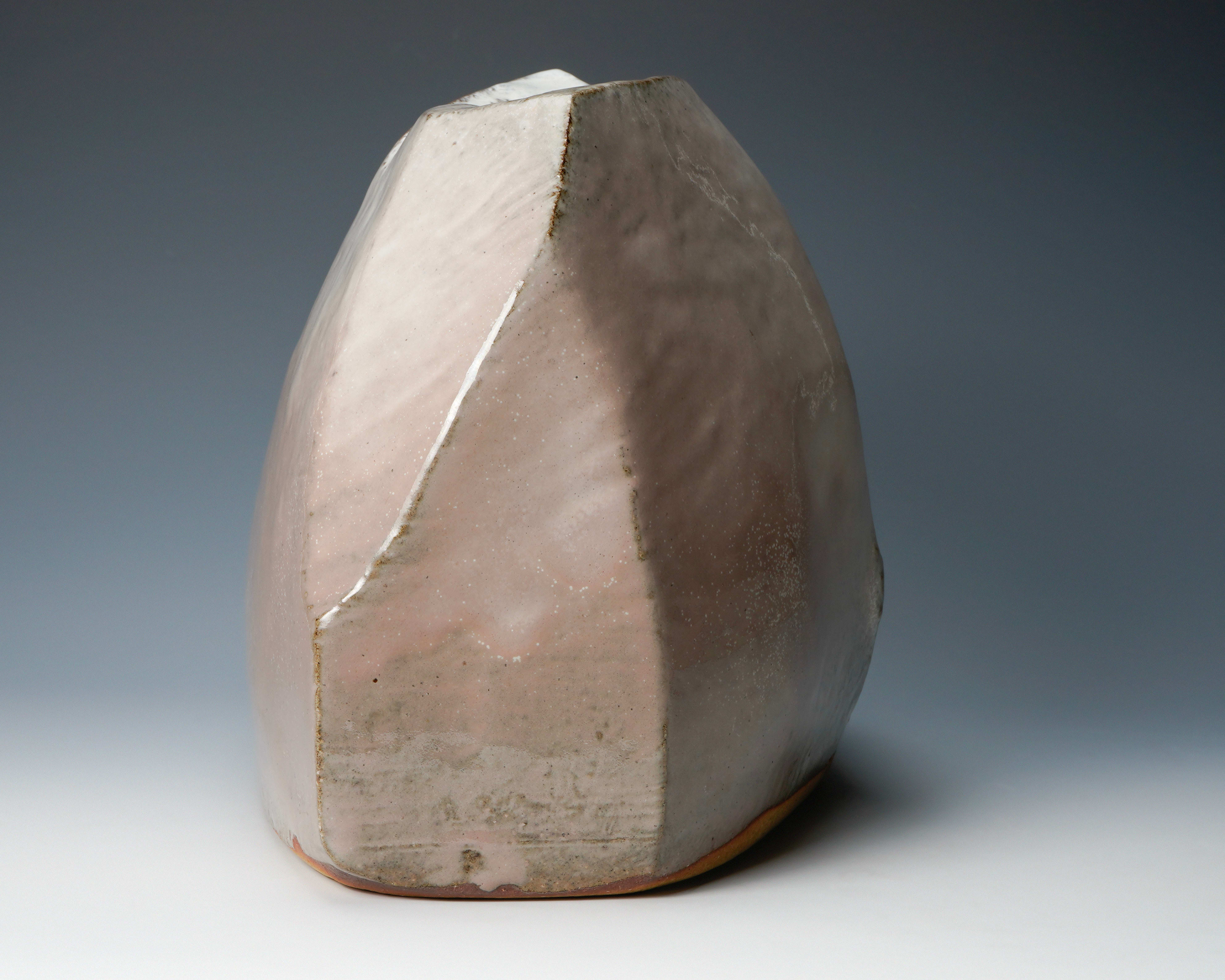 Kaneta Masanao VIII 八代 兼田昌尚, Hagi-glazed mountain-shaped flower vessel ...