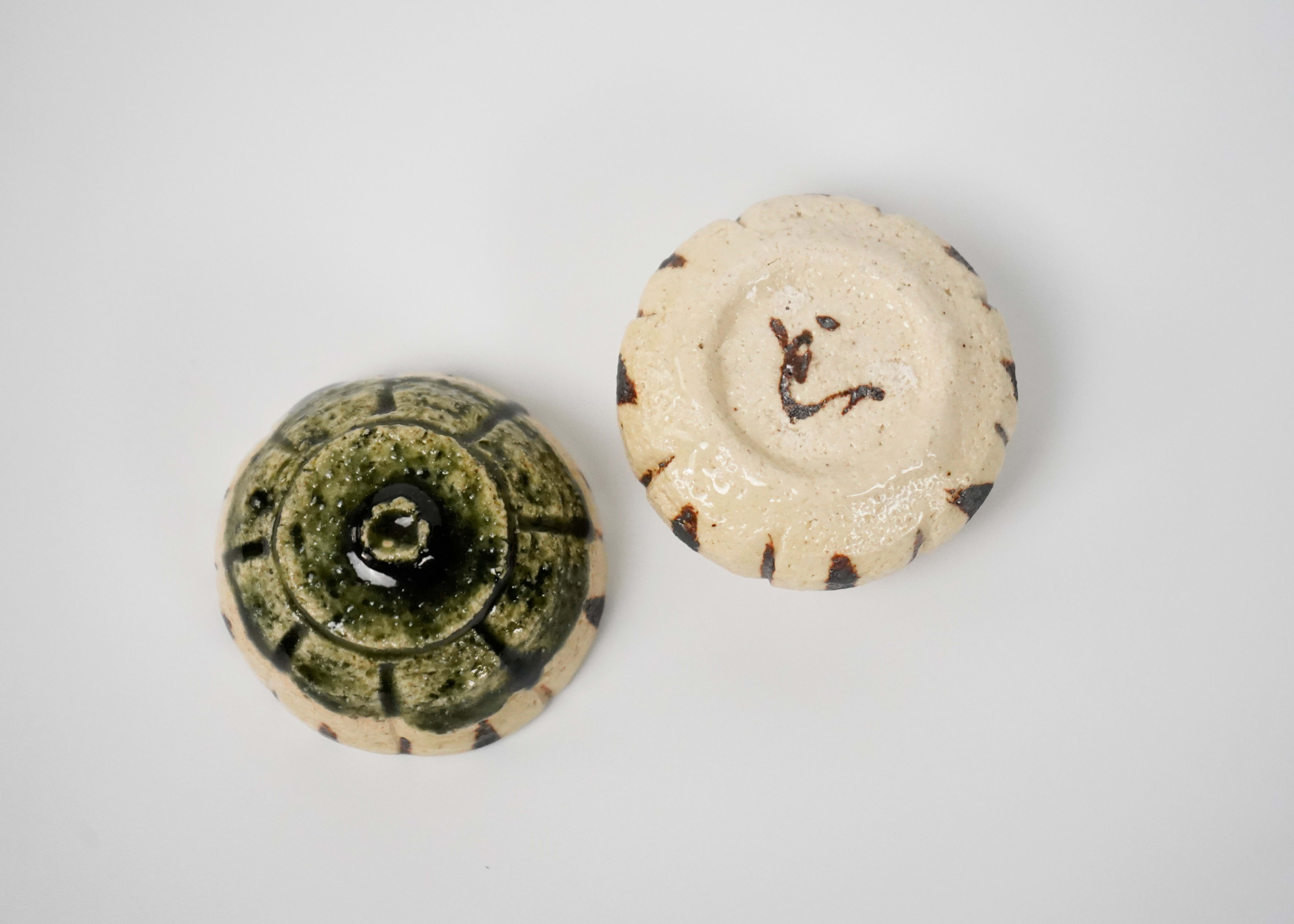 Wakao Toshisada 若尾利貞, Oribe Incense Box 織部香合 | Dai Ichi Arts | Japanese ...